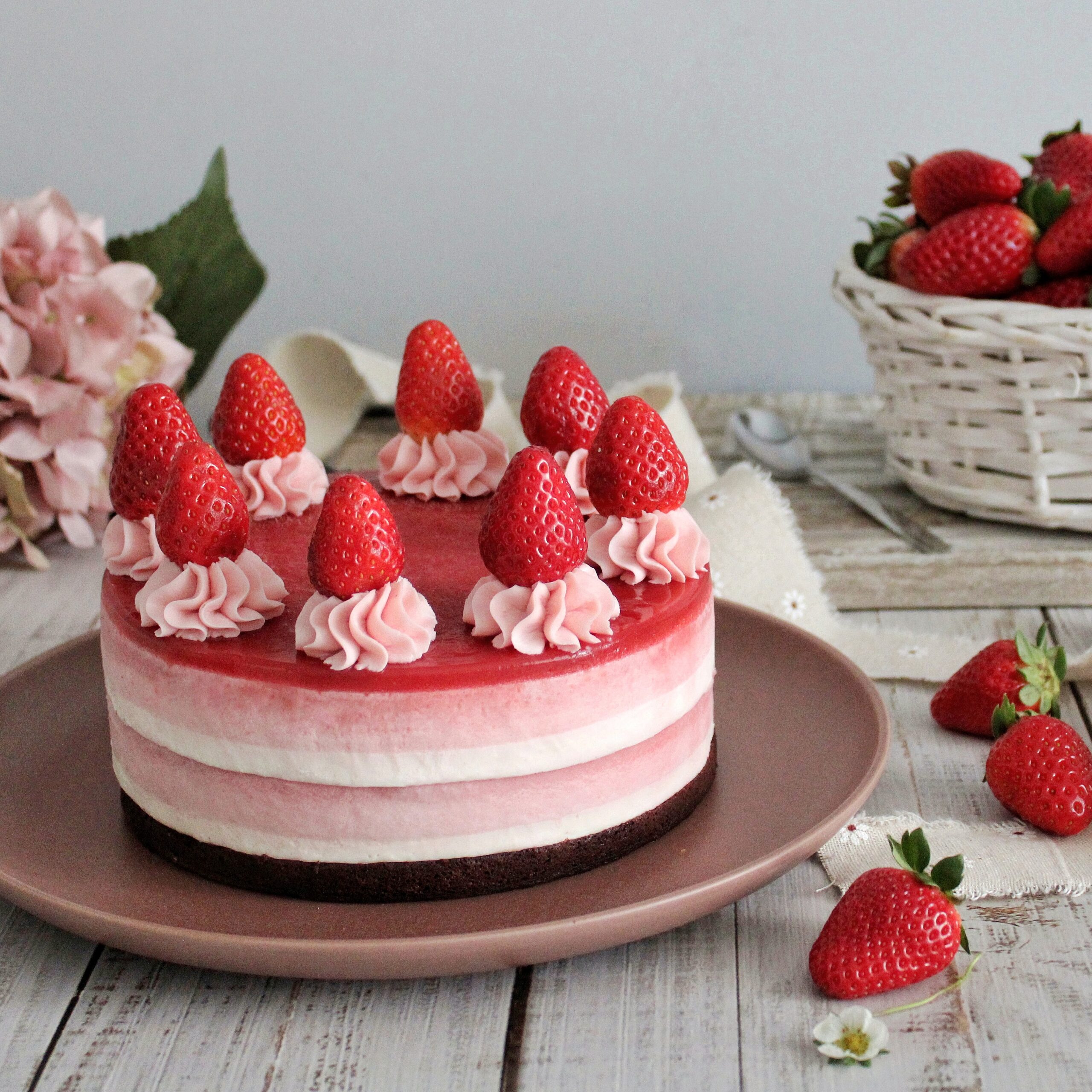 TORTA FRAGOLE CON PANNA - Il Dolce nel Cassetto